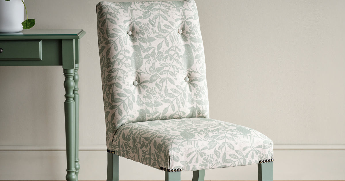 Portland chair with buttoned back – The Dormy House